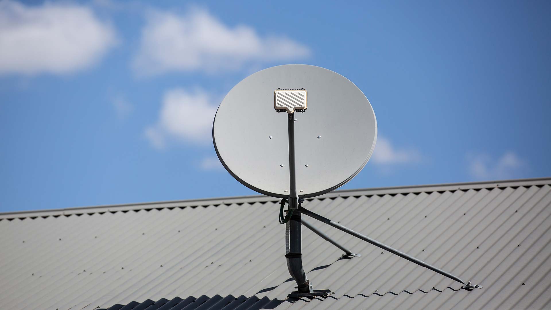 Antenna Solutions for small spaces | 5 product picks - DOLPH MICROWAVE